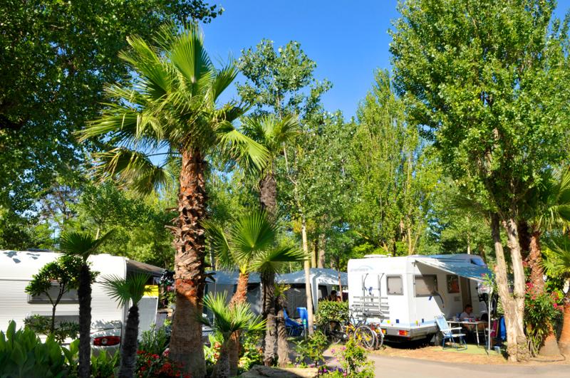 Beach Club Charlemagne - Camping aan zee in de Hérault