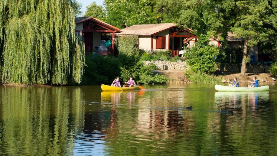Camping Les Lacs de Courtès in Estang (Gers, Midi-Pyrénées)