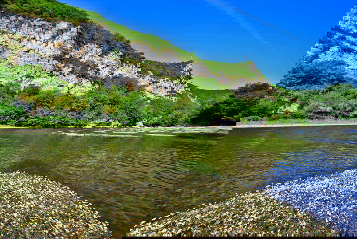 Camping La Rivière in Lacave (Lot, Midi-Pyrénées)