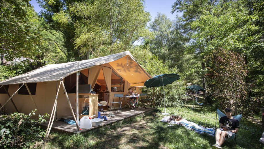 Camping Huttopia Gorges du Tarn - Campingzuidfrankrijk.nl