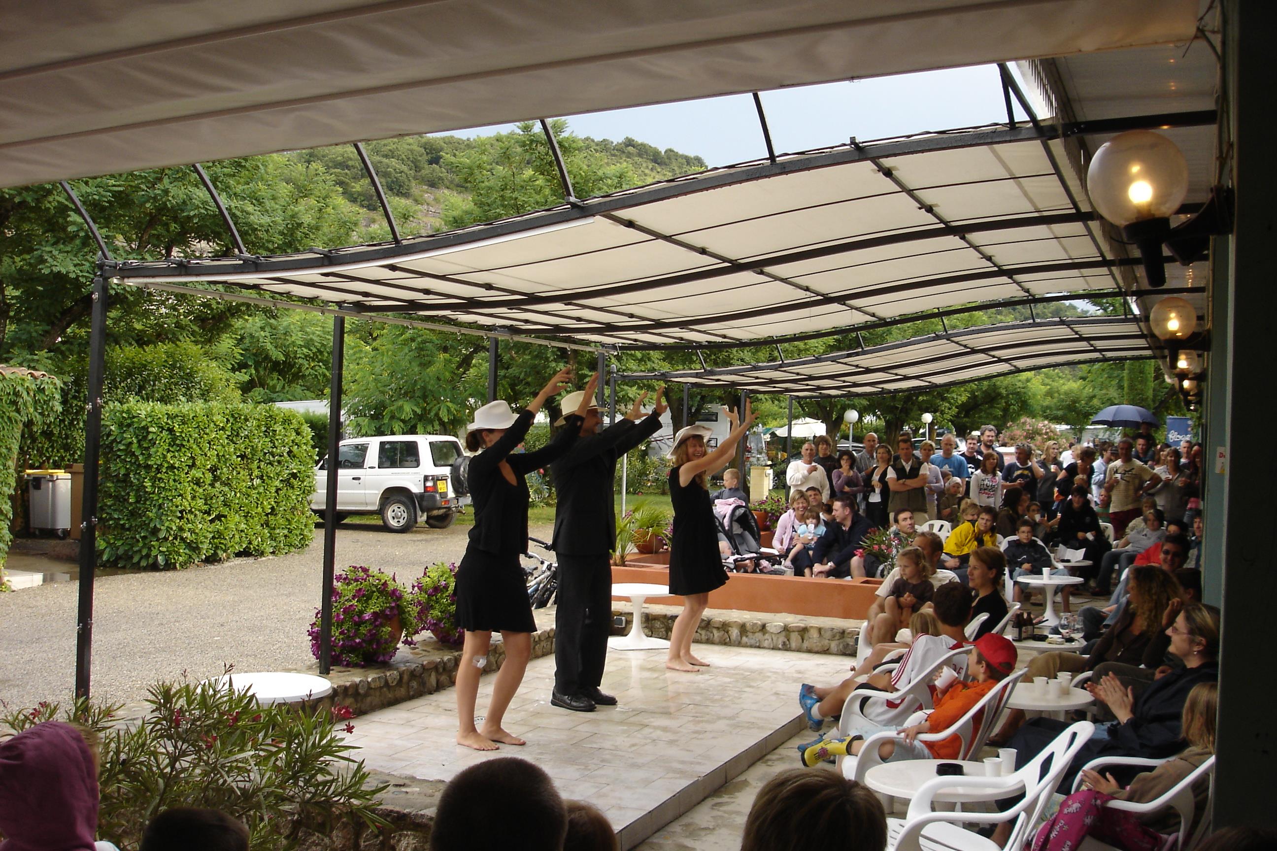 Flower Camping Le Riviera - Campingardeche.fr