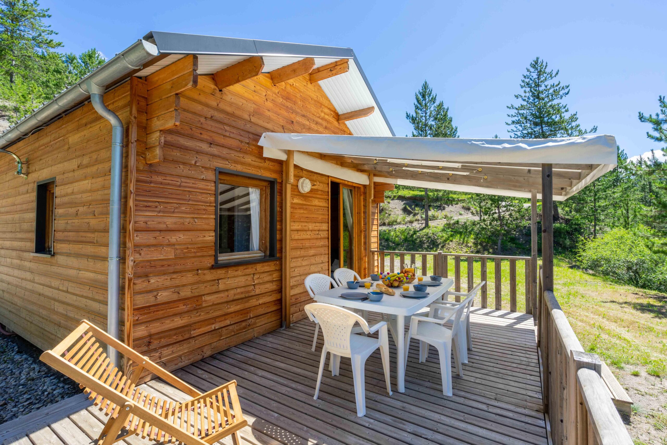 Flower Camping Le Clot Du Jay - Charmecamping.nl