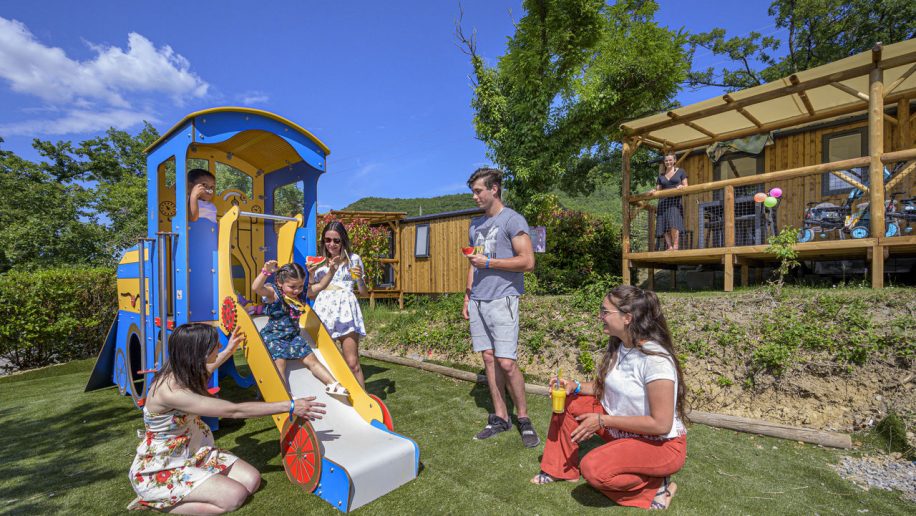 Camping Ardèche - Camping Capfun Le Merle Roux - Campingardeche.nl