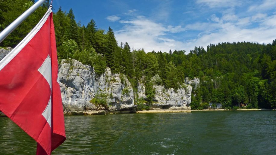 Camping Lac Des Brenets - Natuurcamping.nl