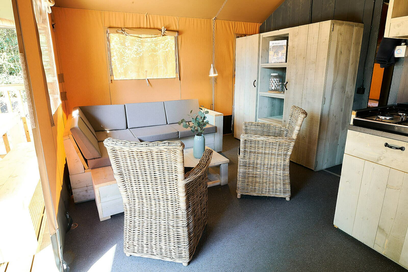 Villatent ParcCamping de Witte Vennen | Safaritent 6 Pers ...