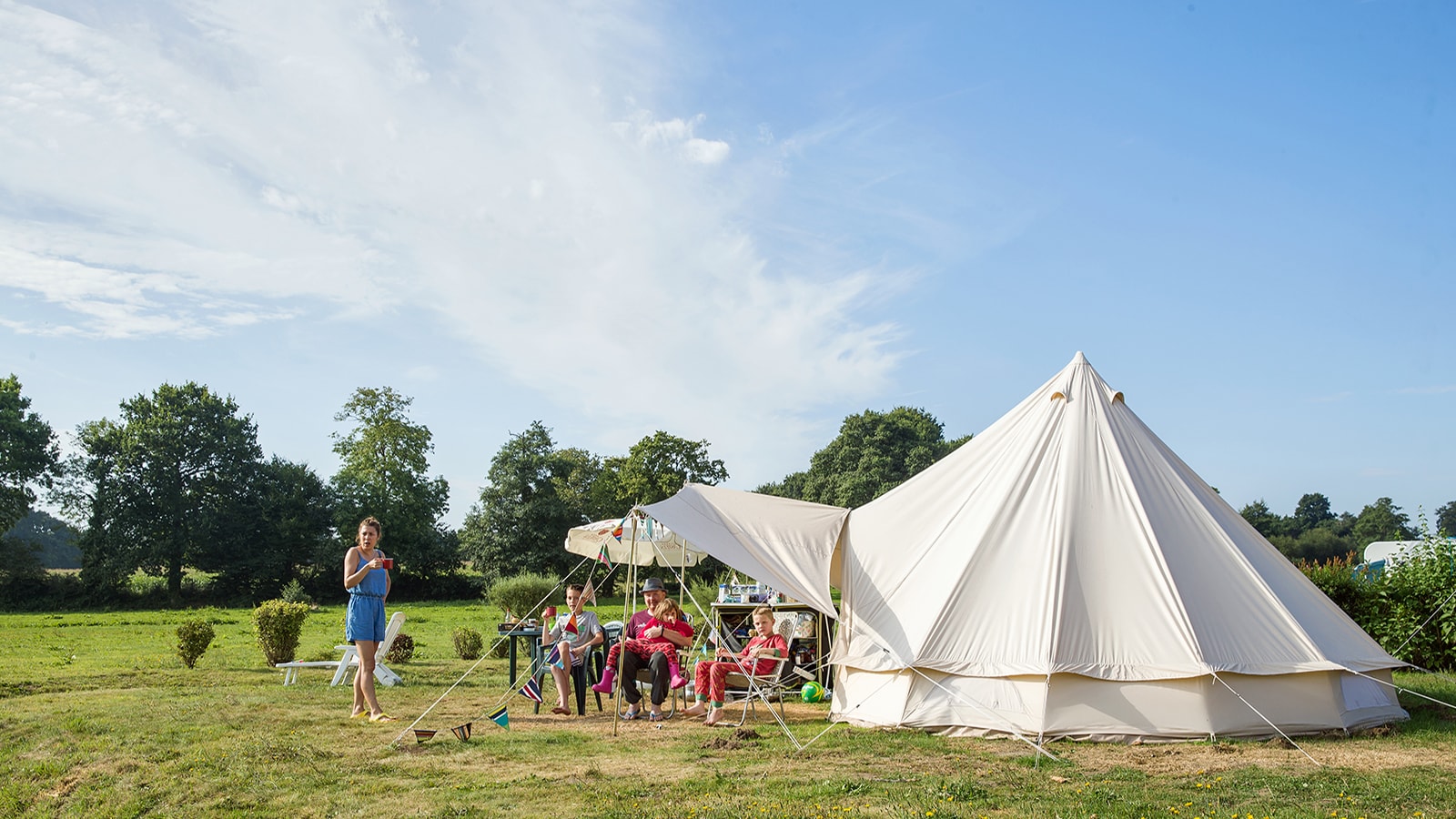 Castel Camping Château de Lez-Eaux - Charmecamping.nl
