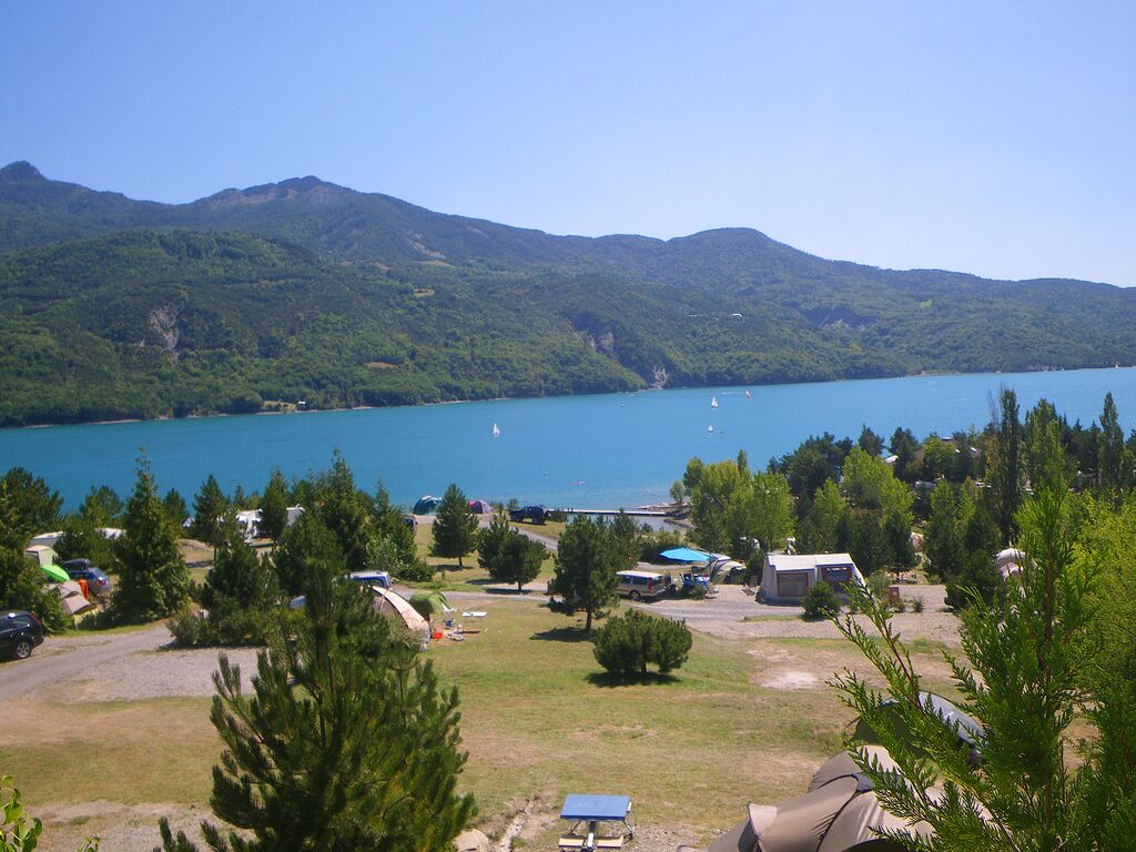 De 5 mooiste campings aan het Lac de Serre-Ponçon - Campingfrankrijk.eu
